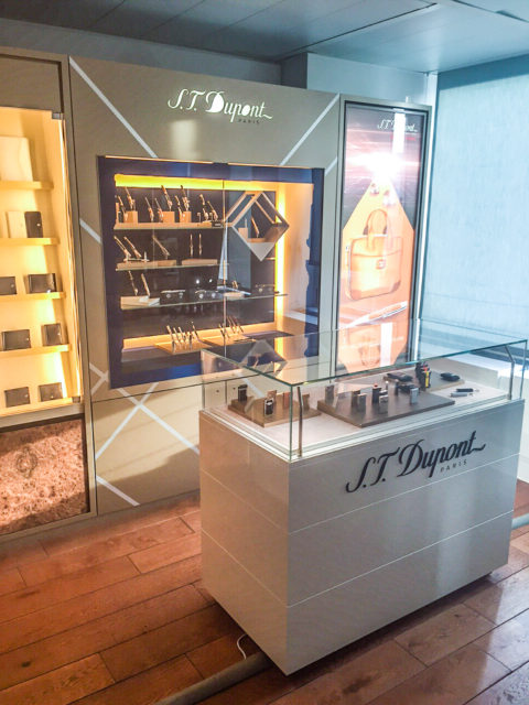 Custom Accessory Display Cases - SEG Systems