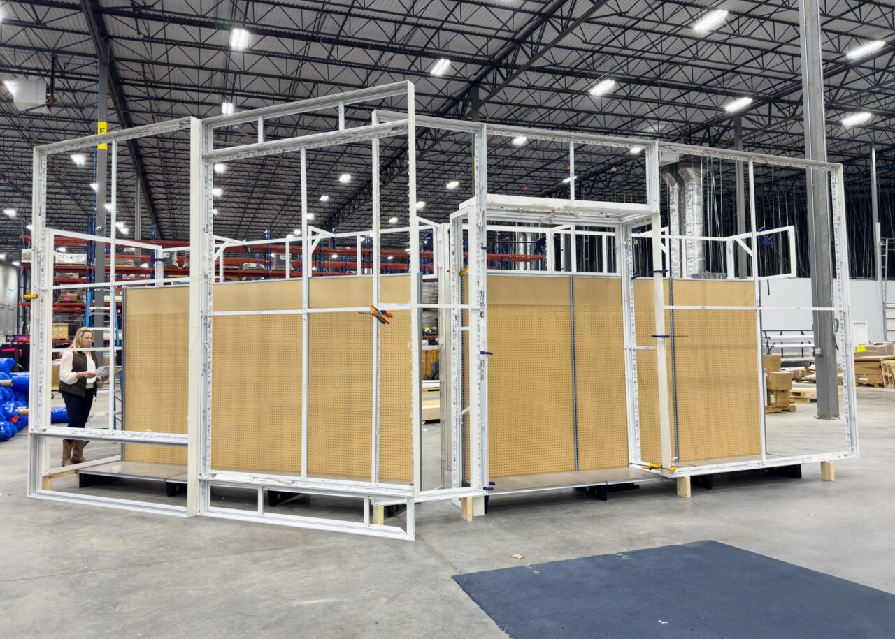 Custom Retail Fixture and End Cap | SEG Systems®